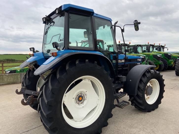 Parris Tractors Ltd - new and used tractors, combines, harvesters and ...